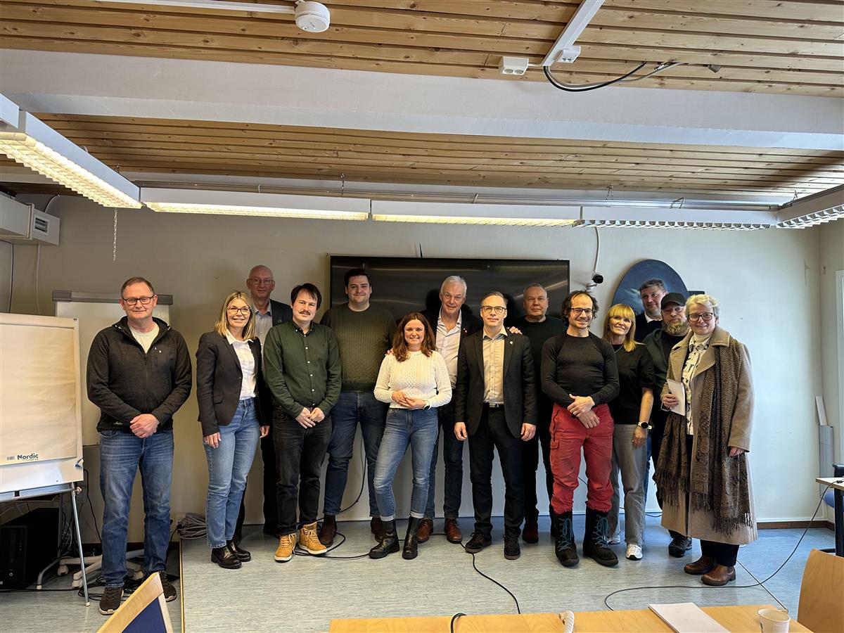 Politisk og administrativ ledelse fra Finnmark fylkeskommune på besøk i ...